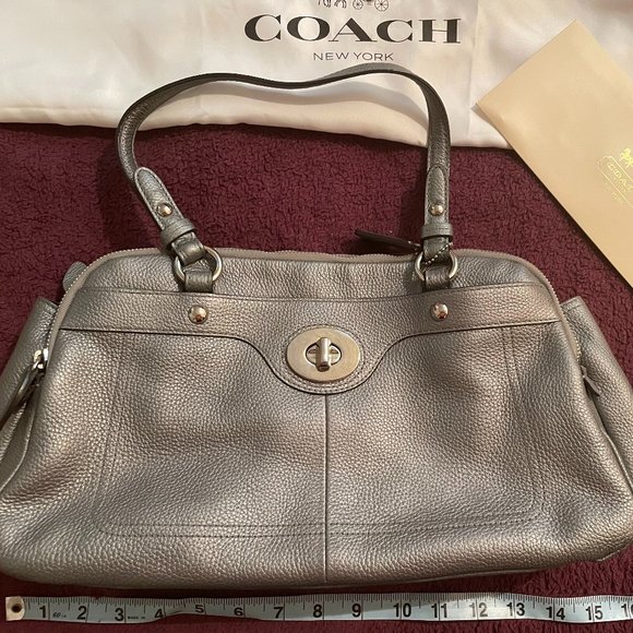 Coach | Bags | Coach Penelope Silver Pebble Leather Turn Lock Accent ...